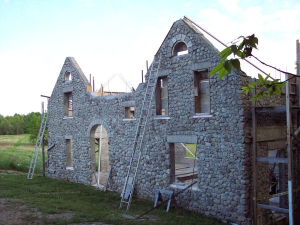 Strong Houses: on troubled relationships and the courage to tread new ...